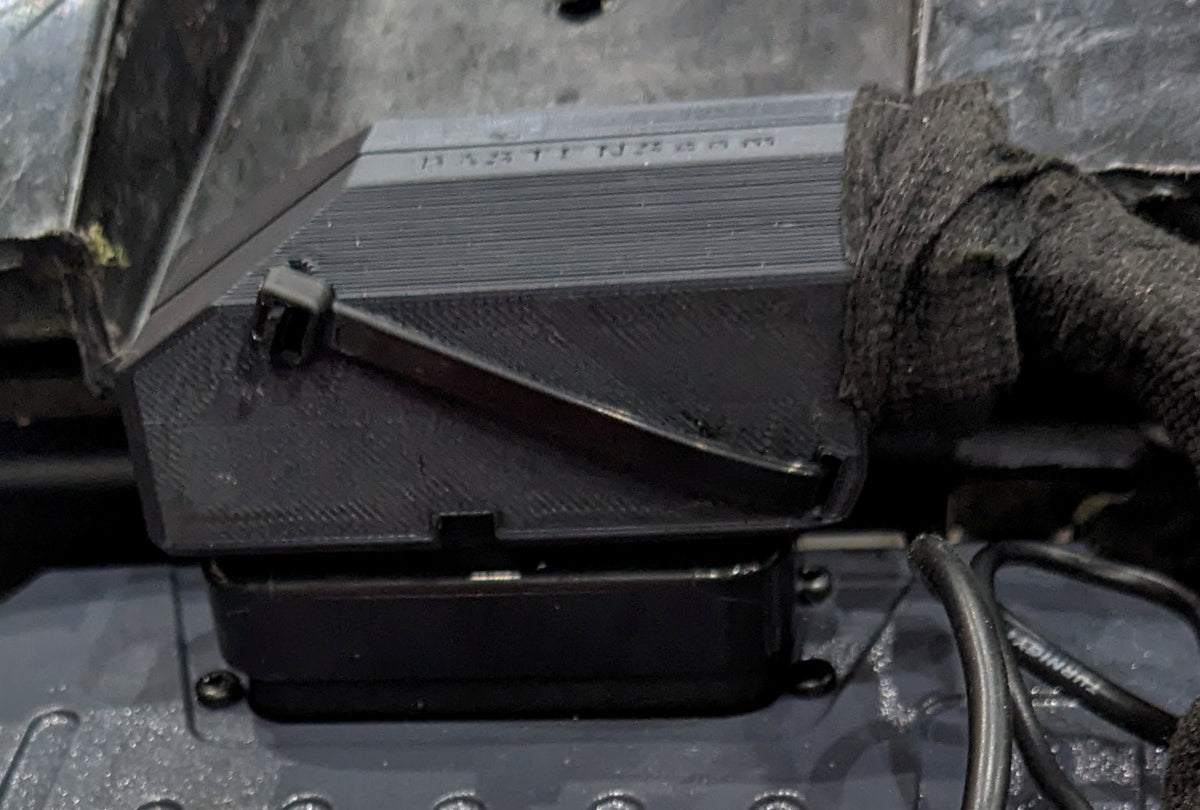 35pin Tyco AMP Ampseal 90 degree angle wire strain relief and dust cov ...